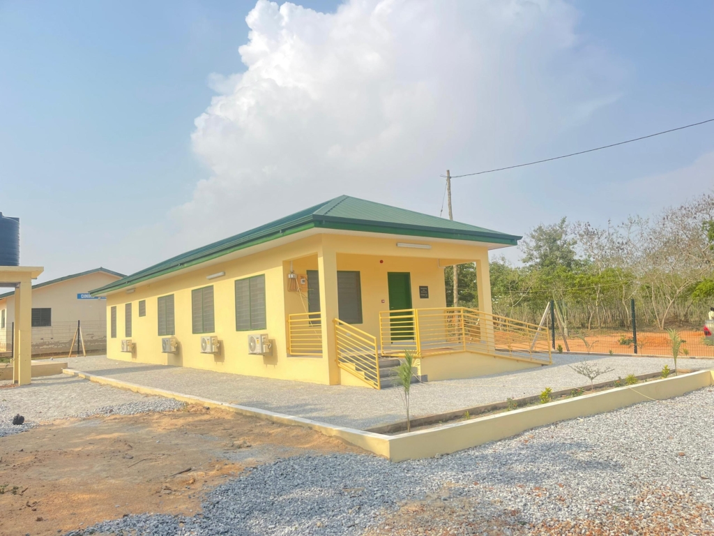Kosmos Energy hands over newly built, equipped clinic to Senya SHS ...