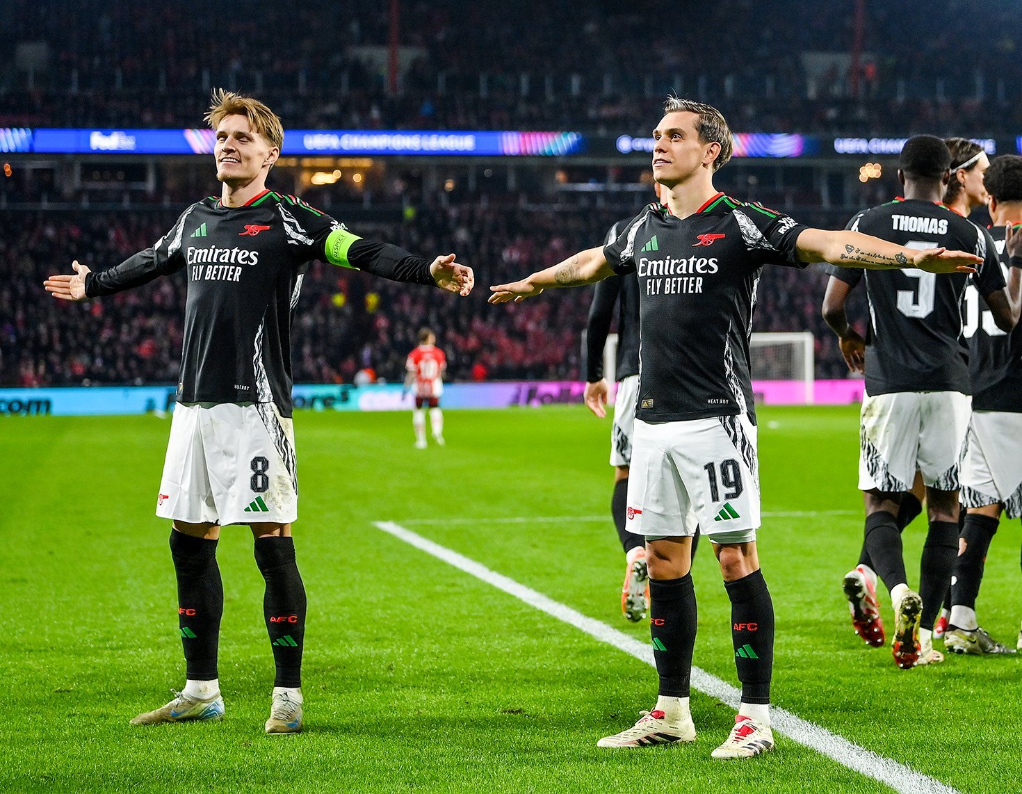 Arsenal score seven to thrash PSV in first leg - MyJoyOnline