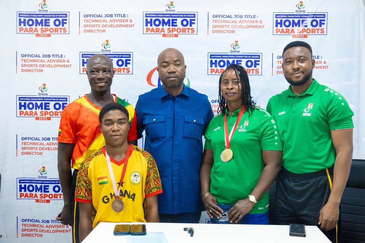 Ghana para-athletes present medals to NPC President - MyJoyOnline