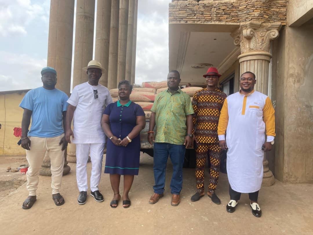 Rev. Emmanuel Mefful donates 100 bags of cement towards construction of ...