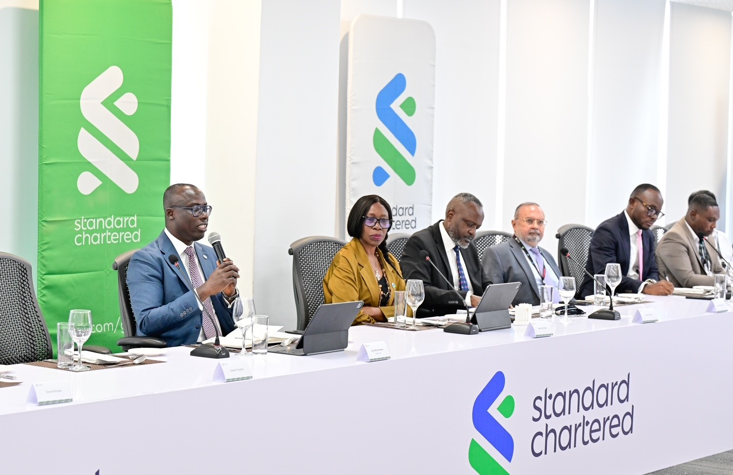 Standard Chartered hosts economic round table - MyJoyOnline