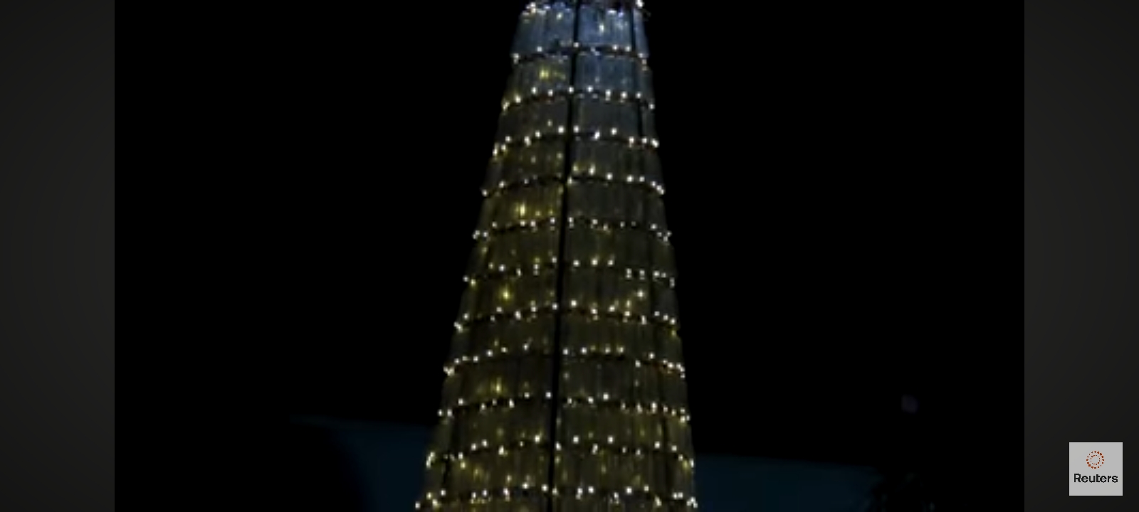 Ghanaian environmentalist builds Christmas tree from plastic waste to ...