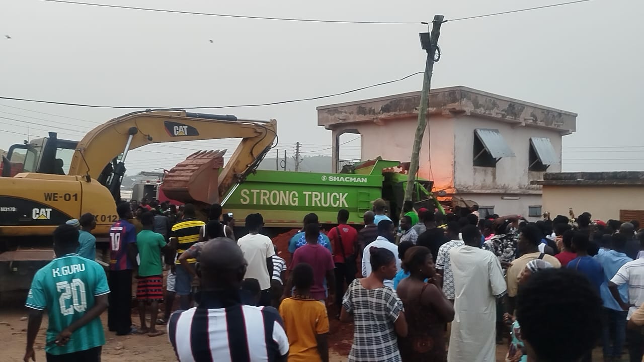 4 killed including two children as runaway truck ploughed into Salon at ...