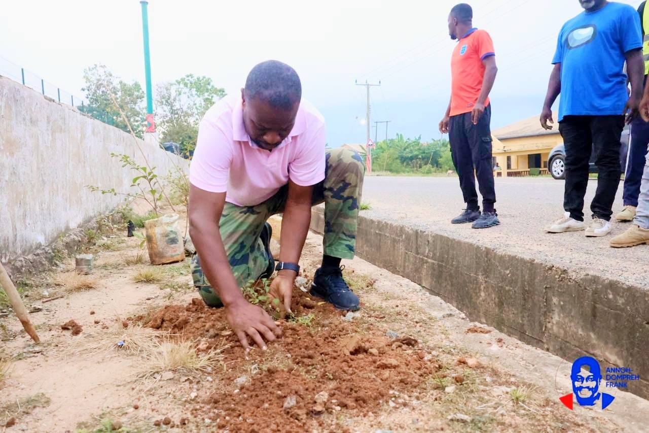 Annoh-Dompreh launches community tree-planting drive in Nsawam ...