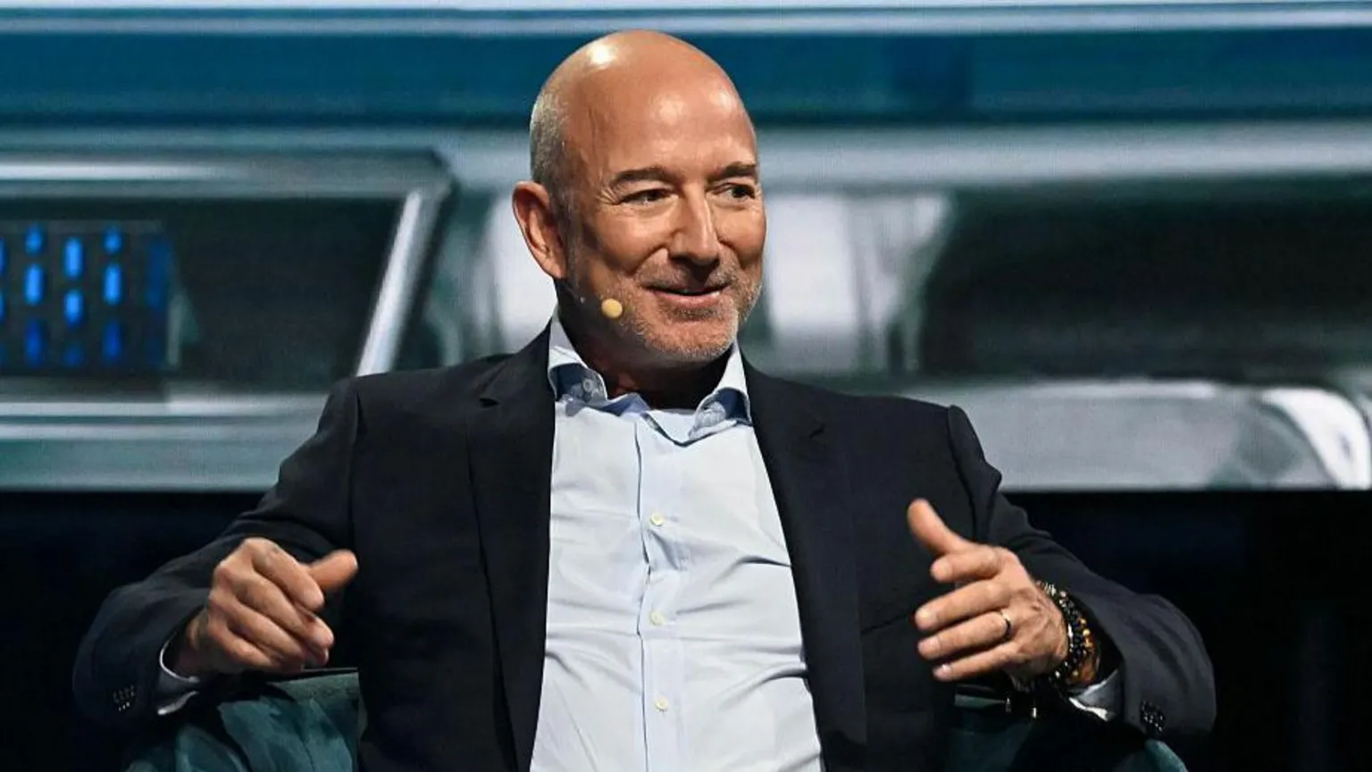 Bezos' Blue Origin announces satellite rival to Musk's Starlink ...