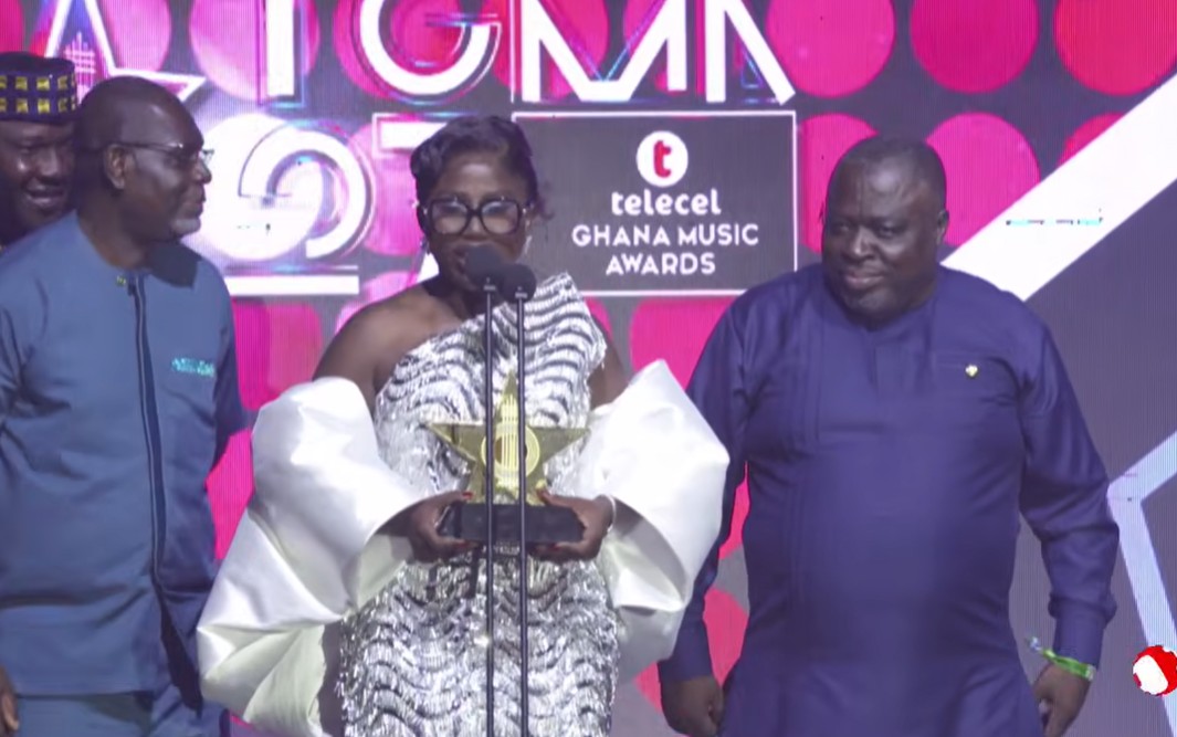 Diana Hamilton reclaims throne as Best Gospel Artiste of the Year at ...