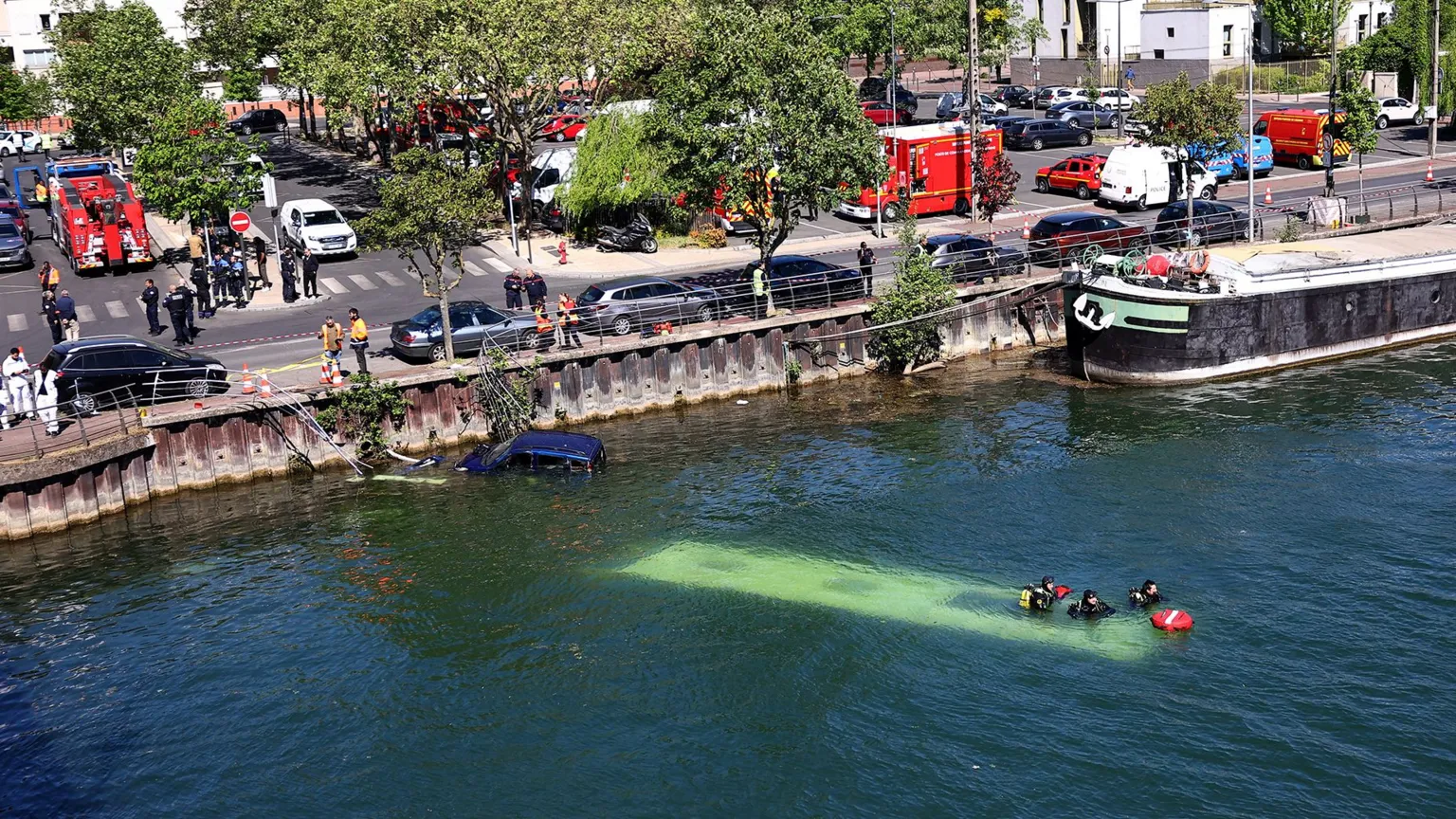 Trainee driver crashes bus into River Seine - MyJoyOnline
