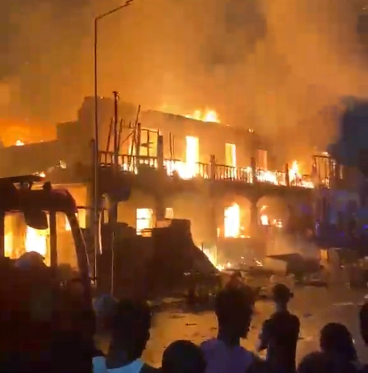 Fire destroys parts of Makola Market - MyJoyOnline